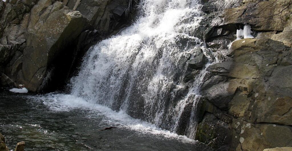 Falling Waters & Grand Loop Trails Hike | Schooley’s Mountain Park | NYNJTC